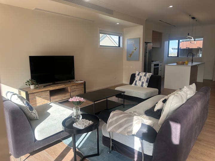 Brand New Living In The Bays - Auckland