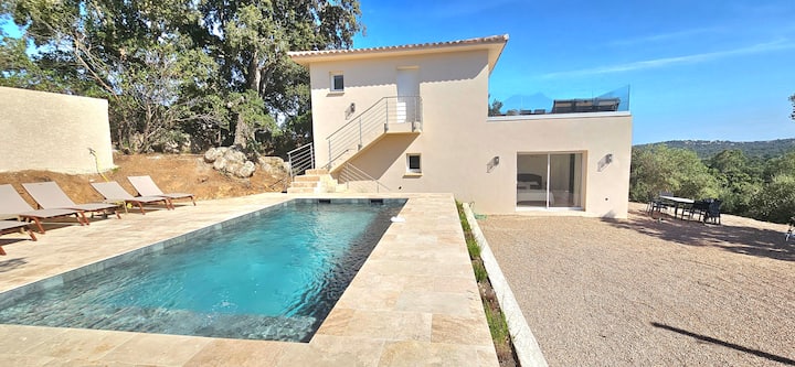 Magnifique Villa Avec Piscine Privée, Vue Mer - Corse