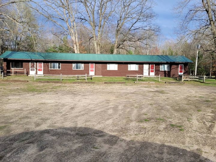 Riverfront Cottage W/ Fire Pit, Michigan - Wellston, MI