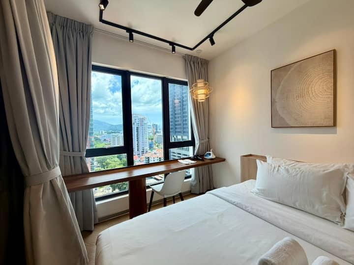 【Newlist-20%】comfy 2br W/sky Pool@22 Macalisterz - 檳城