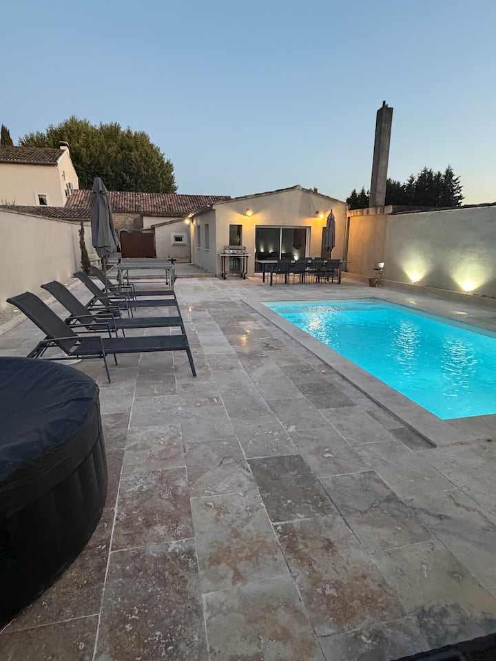 Le Mas Dagathe Piscine Privée, Spa Dépendance - Avignon