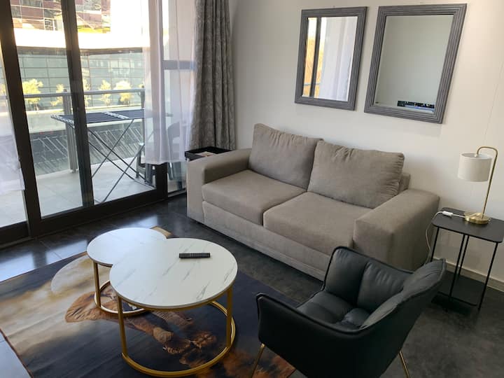 Ebd Stylish Stay In Bedfordview. - Germiston