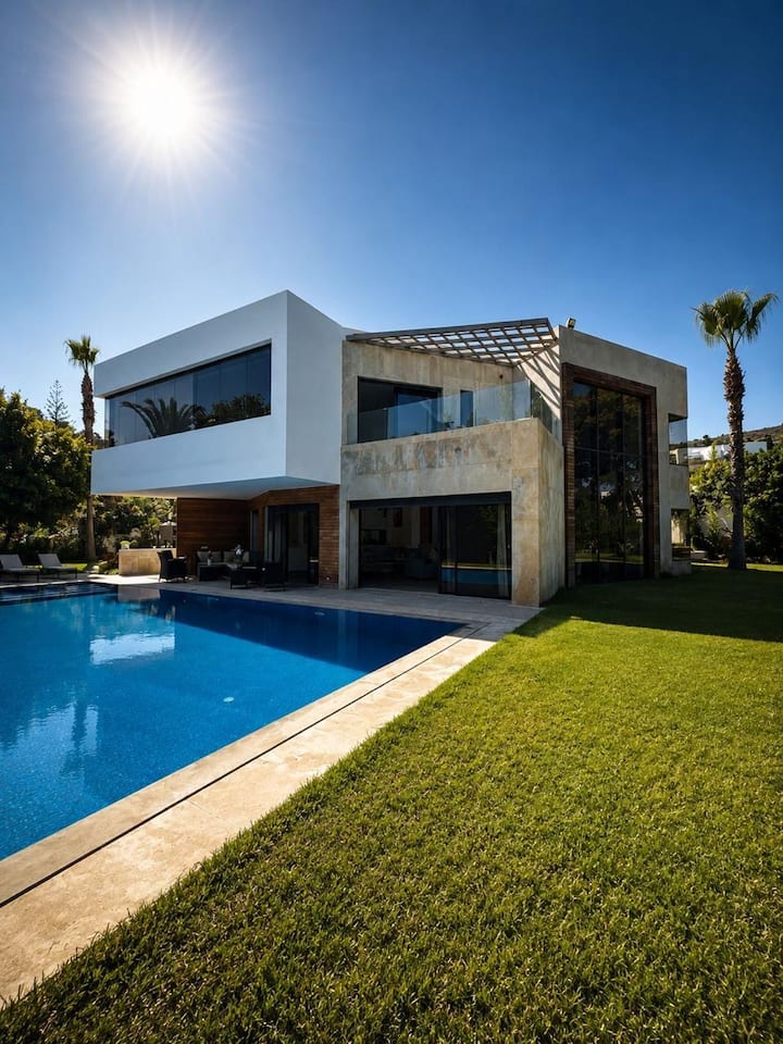 Villa Dexception Avec Piscine - Martil