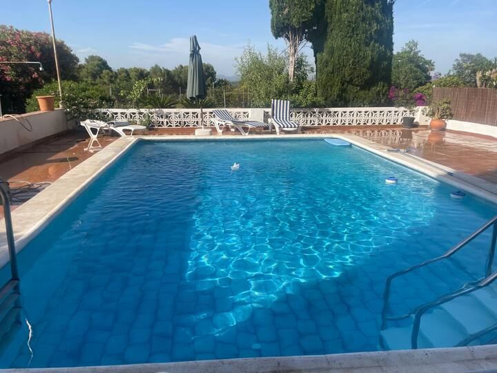 Chalet Con Parcela De 2300 Metros - Bétera