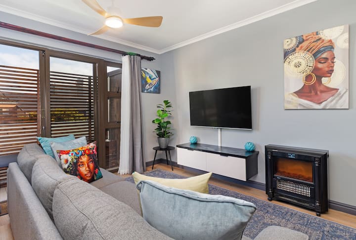 Cape On Viola | Modern Apartment In Table View - Parklands
