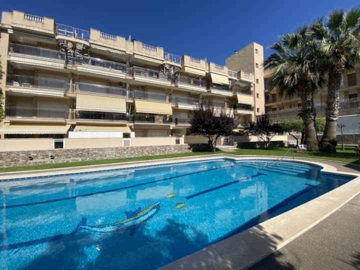 R123 Apartamento Con Parking + Piscina - Cubelles