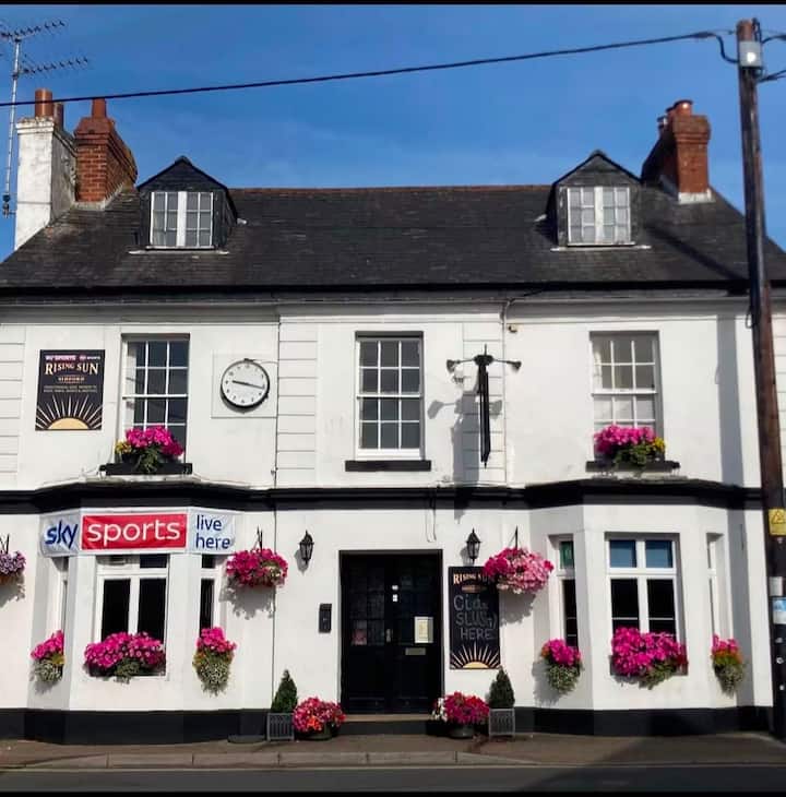 Room 3. King Bed At The Rising Sun Pub - Sidmouth