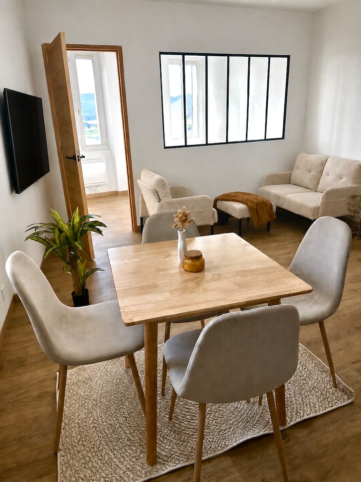 Appartement De Charme Avec Vue Sur Les Collines - Cuers