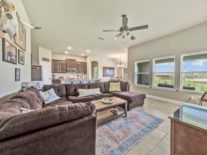Hachie N. Corp Home | Families, Groups, Pets Ok - Waxahachie, TX