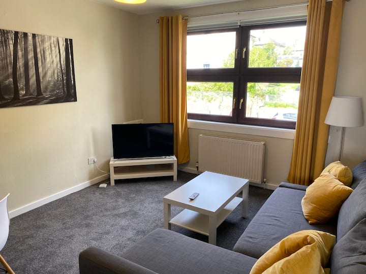 Beautiful Two Bedroom Apartment In Dunfermline - Dunfermline