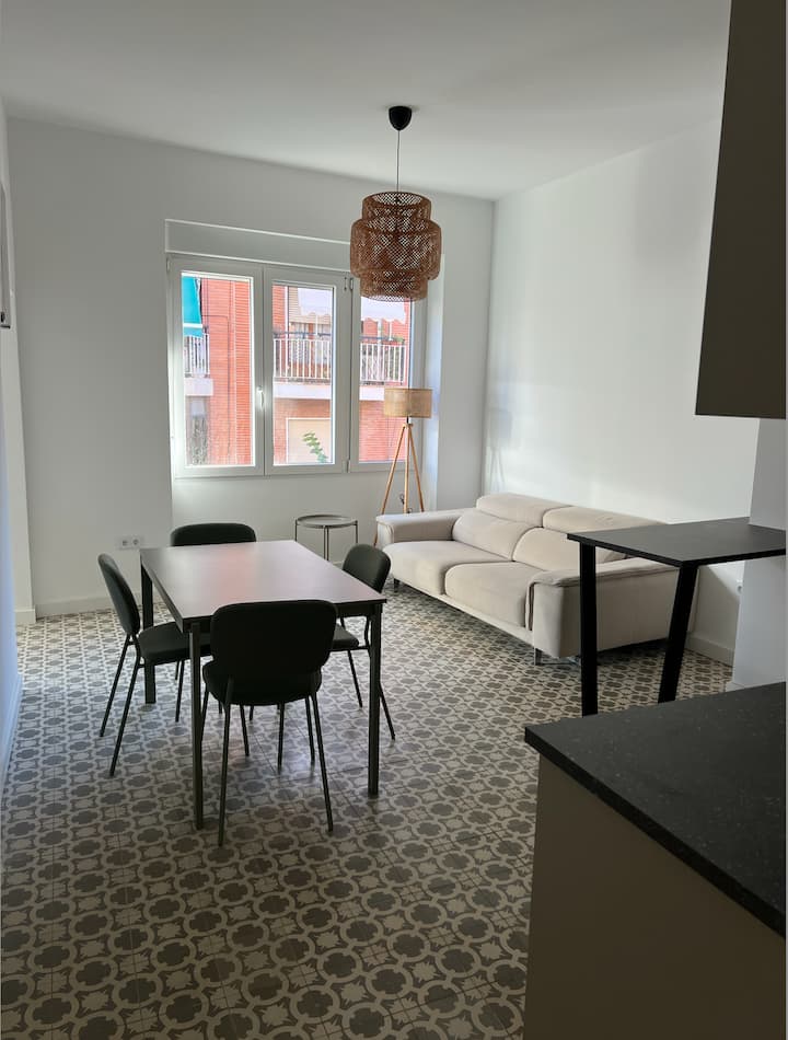 Cute, Quiet, And Central | 1 Minute To Mercado. - Alicante