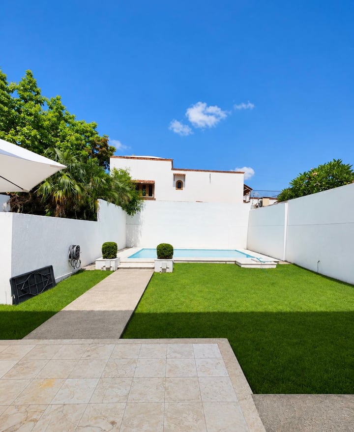 Casa Con Alberca Privada Cuarto En Planta Baja - Cancún