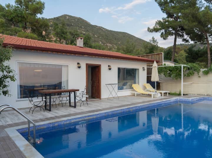 Mahremiyet Ve Huzurun Adresi Villa Melodika - Kalkan