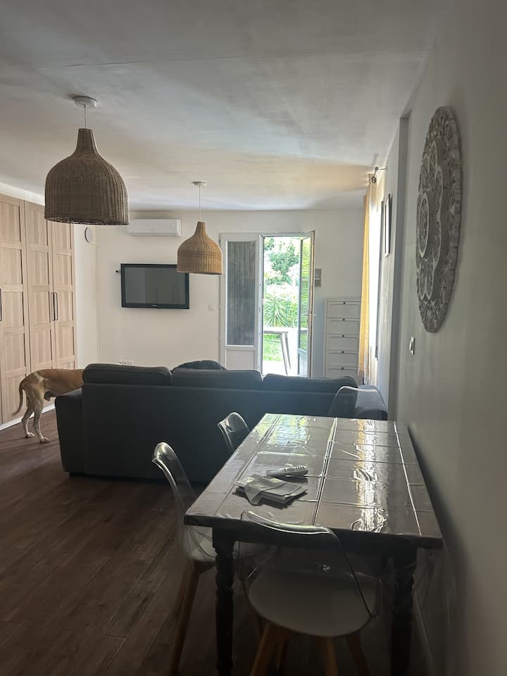 L'azur Un Studio Proche De La Foret Et Des Plages - La Seyne-sur-Mer