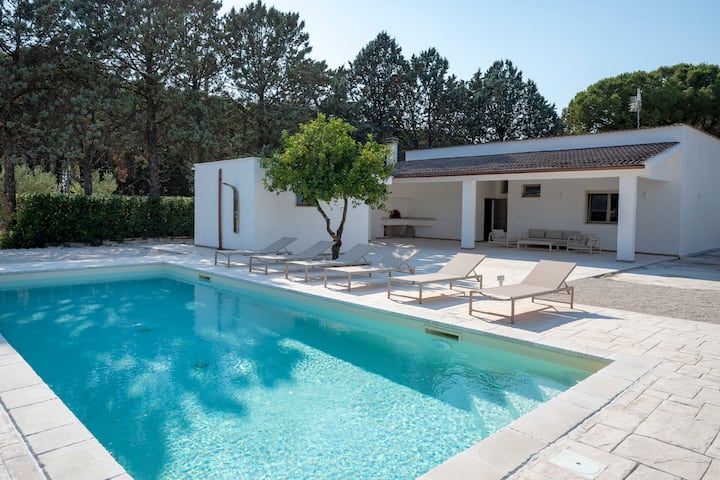 Guesthost - Villa Giulia With Pool & Parking - Italy