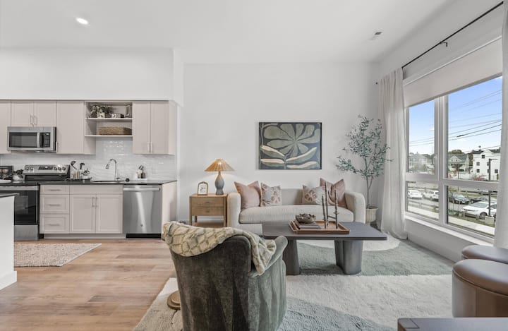 Luxury Salem 2br Apartment | Pool Gym Parking - Beverly, MA
