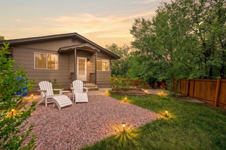 Amber Glen! Occ Home W Fenced Yard & Game Room - Colorado Springs, CO