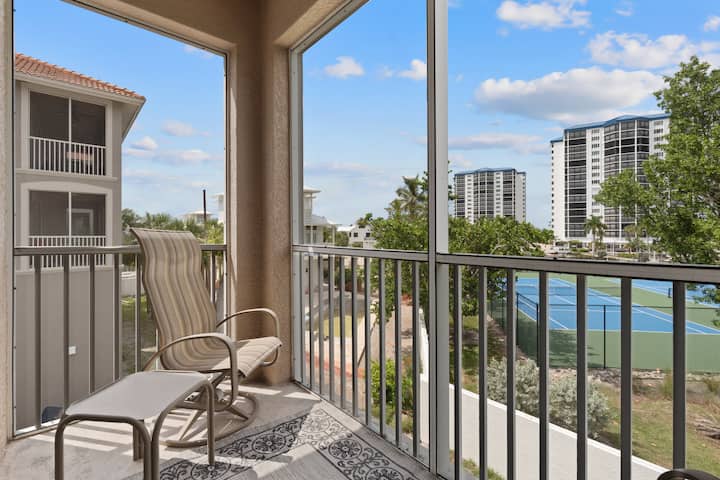 Walk 2 Beach | Pool | White Cap Condo B201 - Fort Myers Beach, FL