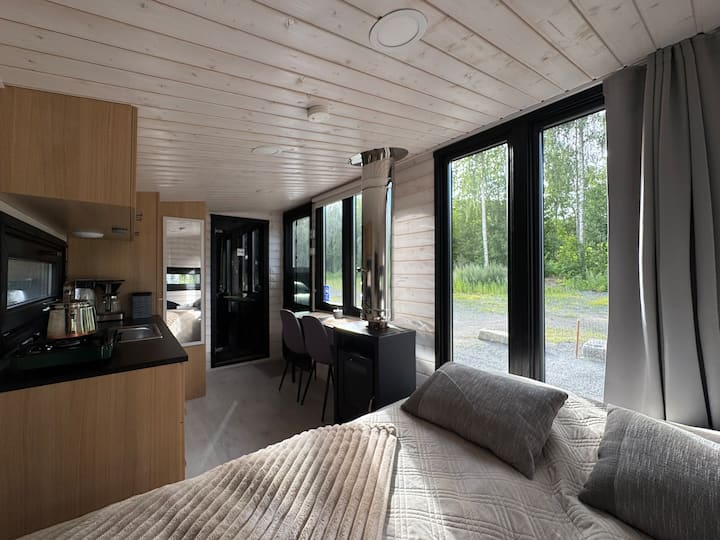 City Clamping | Sauna | Pysäköinti | Takka | 20m2 - Finland