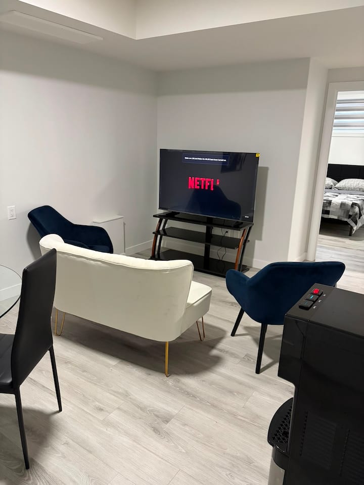Cozy Basement Suite - St. Albert