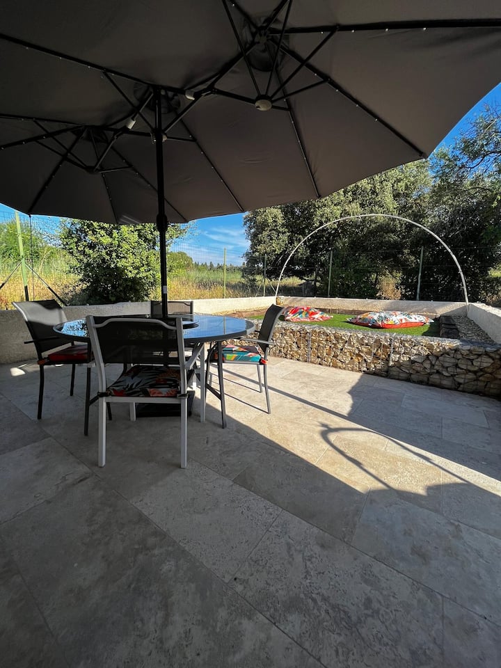Maisonnette Et Campagne Provençale, Avec Piscine. - Orgon