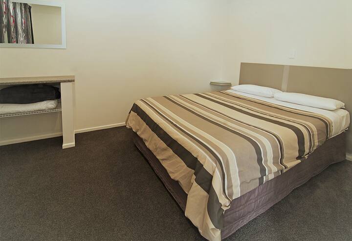 Beautiful Unit In Our Quiet Holiday Park. - Rotorua