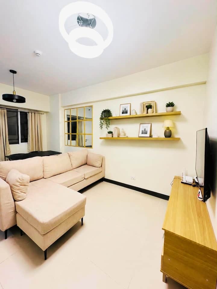 Cozy 2br Condo Staycation With Resort Amenities - Marikina