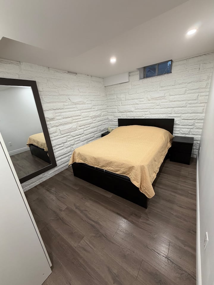 Cozy Vaughan Basement By Canadas Wonderland! - Vaughan