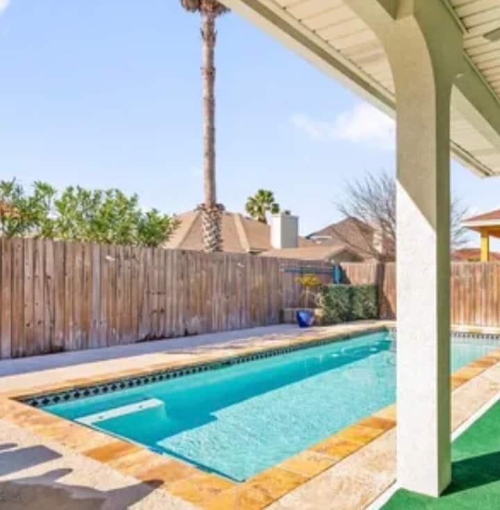 Private Pool 3-bedroom House Pet Friendly - Corpus Christi, TX