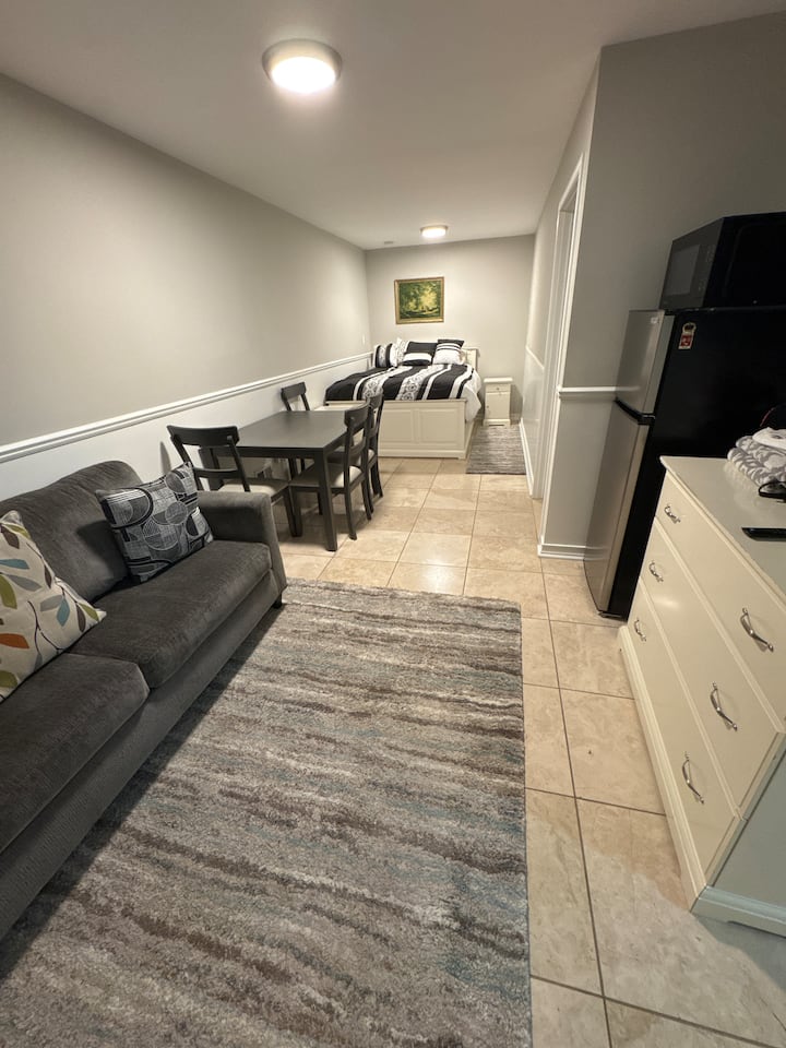 One Bedroom Loft With Pool Access. - Rochester Hills, MI