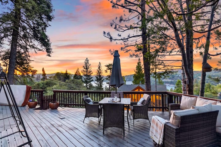 Mountain Cabin  Lake Views + Hot Tub + Fire Pit - Running Springs, CA