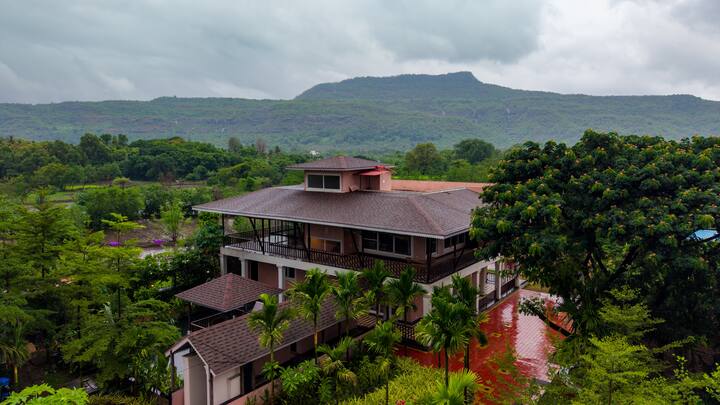 Luxury Pool Villa With Home Theatre - Karjat