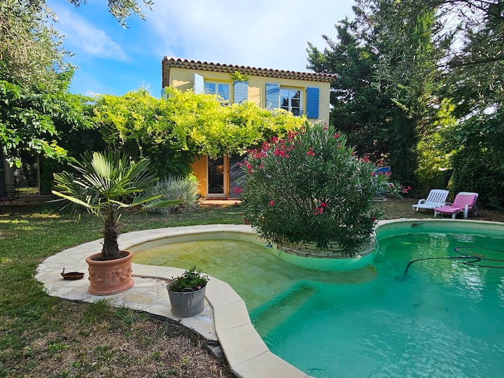 Maison De Charme, Au Calme, Joli Jardin, Piscine - Venelles
