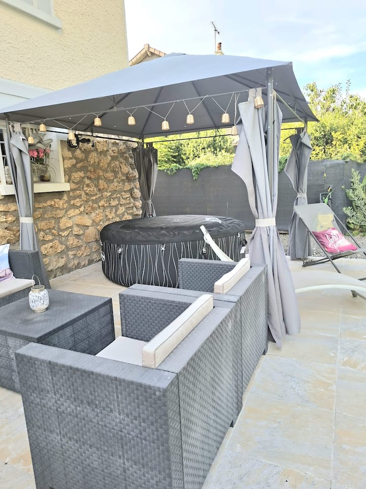 Logement Avec Jardin, Jacuzzi Et Parking Privé - Chelles