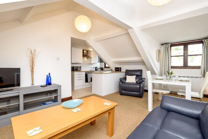Rooftops | Central Looe With Parking - Looe