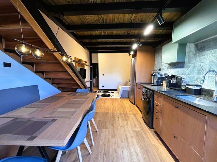 Loft Duplex Completo C/ Vista | Alto Do Capivari - Campos do Jordão