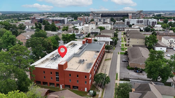 Walk To Stadium And Strip - 3br 3.5ba Condo - Tuscaloosa, AL