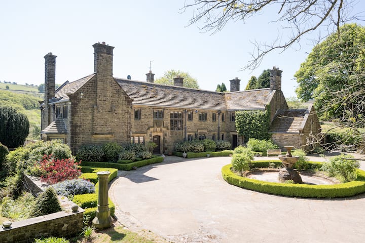 Bents House: A Private Peak District Estate - Edale