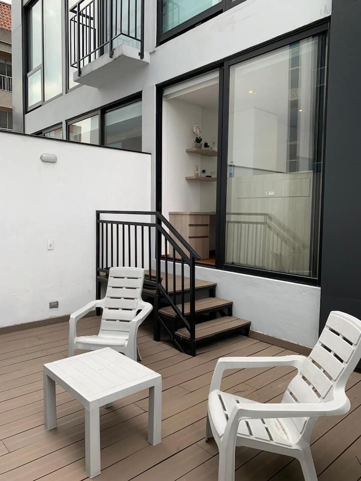 Moderno Aparta Suite Con Patio Interior - Bogota