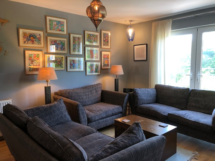 Artists' Flat, 3 King Beds, 4 Bathrooms - Edinburgh
