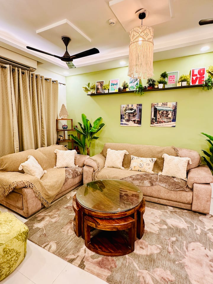 The Moonleaf Stays- A Botanical Luxury 3bhk Escape - Noida