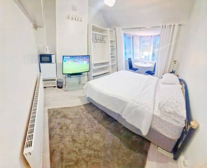 Luxury Ensuite Double Room. Wi-fi And Free Parking - Romford