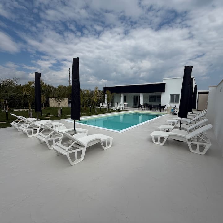 Villa Con Piscina Vicino Mare Ed Aeroporto - Brindisi