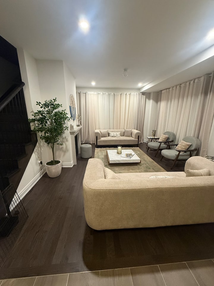 Modern 3br Home | 3 Baths | 2 Parking - Whitchurch-Stouffville