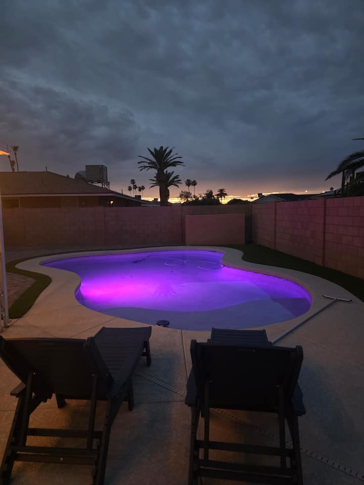 Spacious House With Private Heated Pool - Sun City, AZ