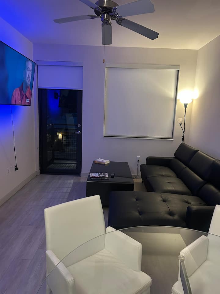 Home Away From Home Enjoy Cozy Comfort Homie Apt - Fort Lauderdale, FL