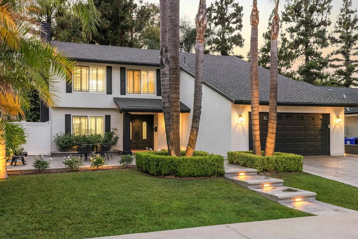 Valencia Retreat With Private Yard & Paseo Access - Santa Clarita, CA