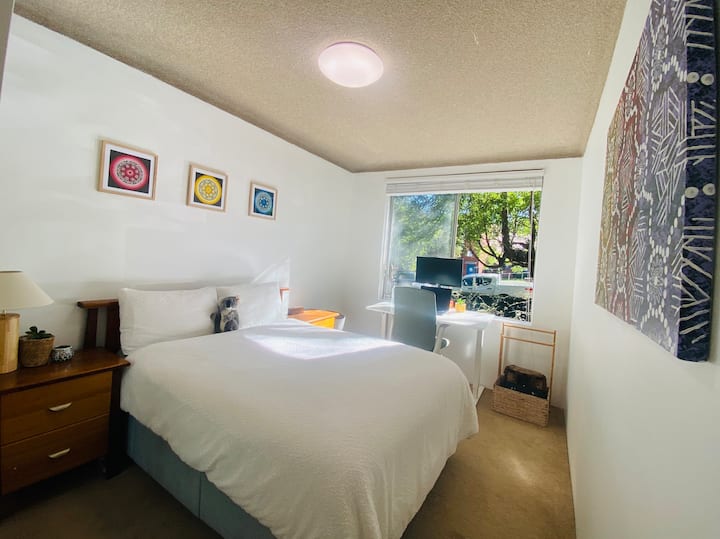 Homely, Welcoming, Clean Warm. - Gordon