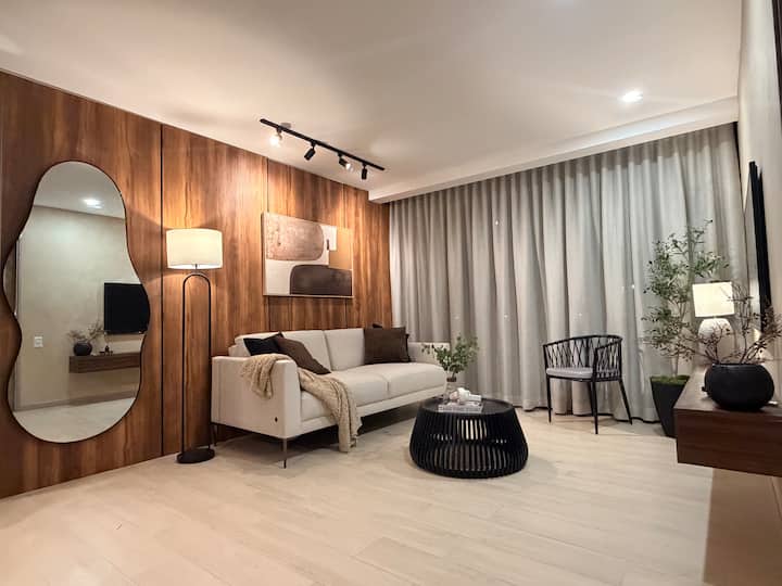 Boutique Designer Suite | Pool & Gym - El Salvador