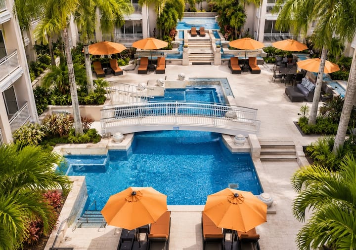 Noosa Luxury On Hastings St W/ Pool, Spa & Gym - Noosa National Park
